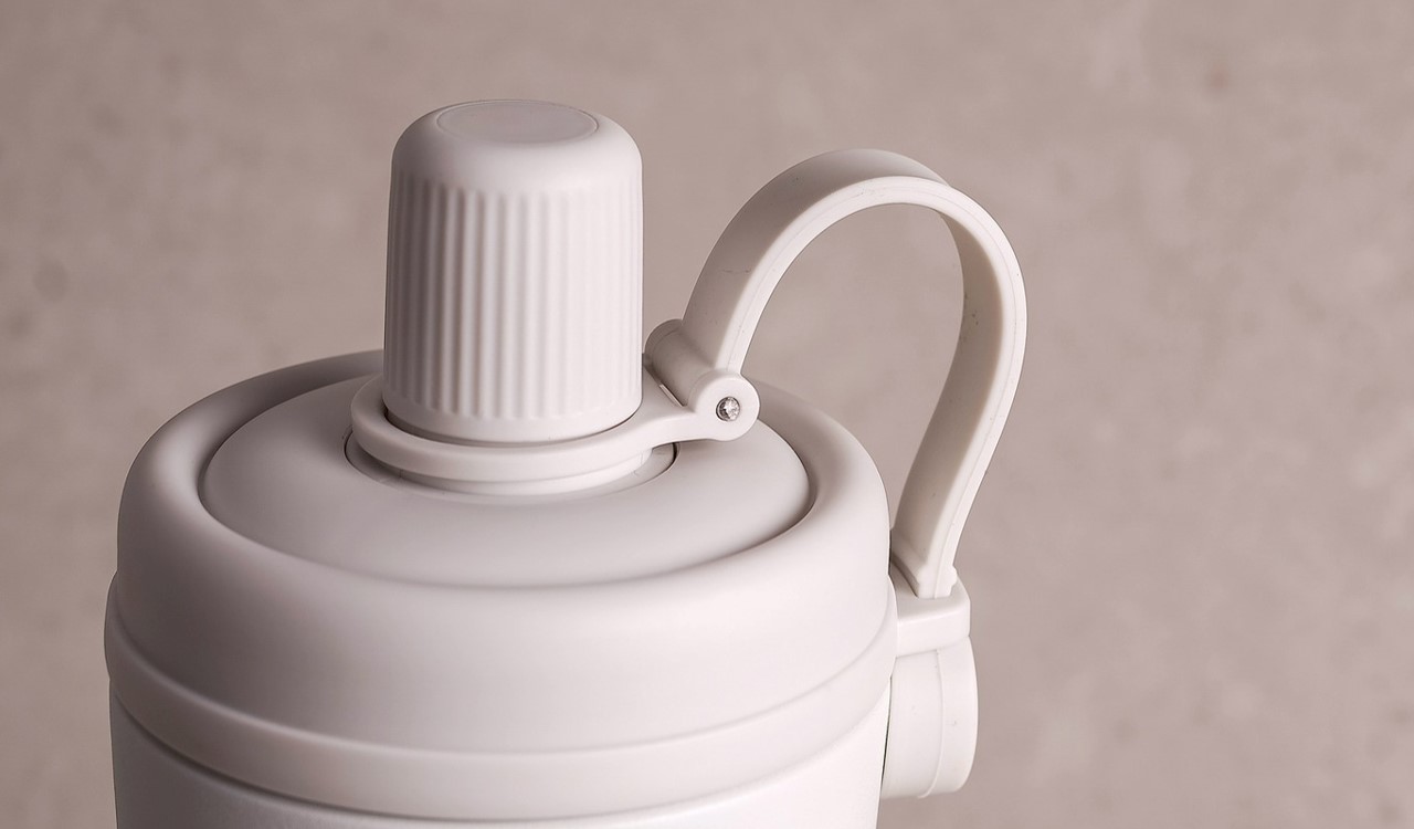 不怕弄丟吸管蓋！800 ml 大容量「COOLID CUP 酷力杯」，QQ 提把好帶更好掛 | 群眾觀點